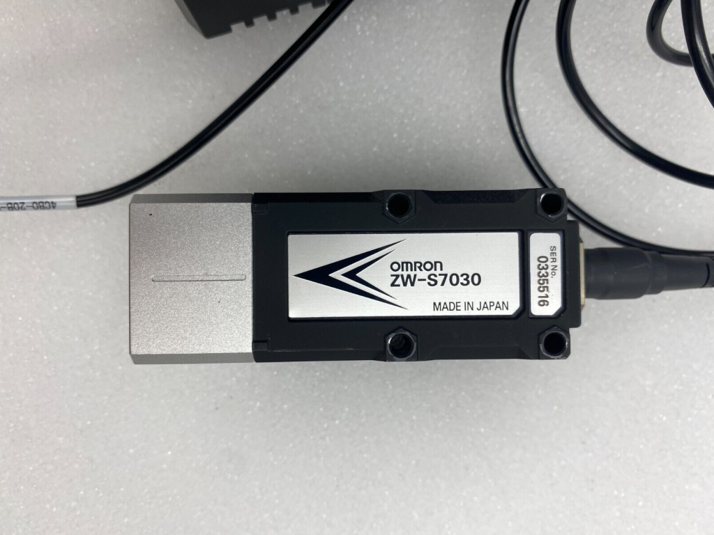 Omron ZW-7000T Displacement Sensor + ZW-S7030 Displacement Sensor Head ...
