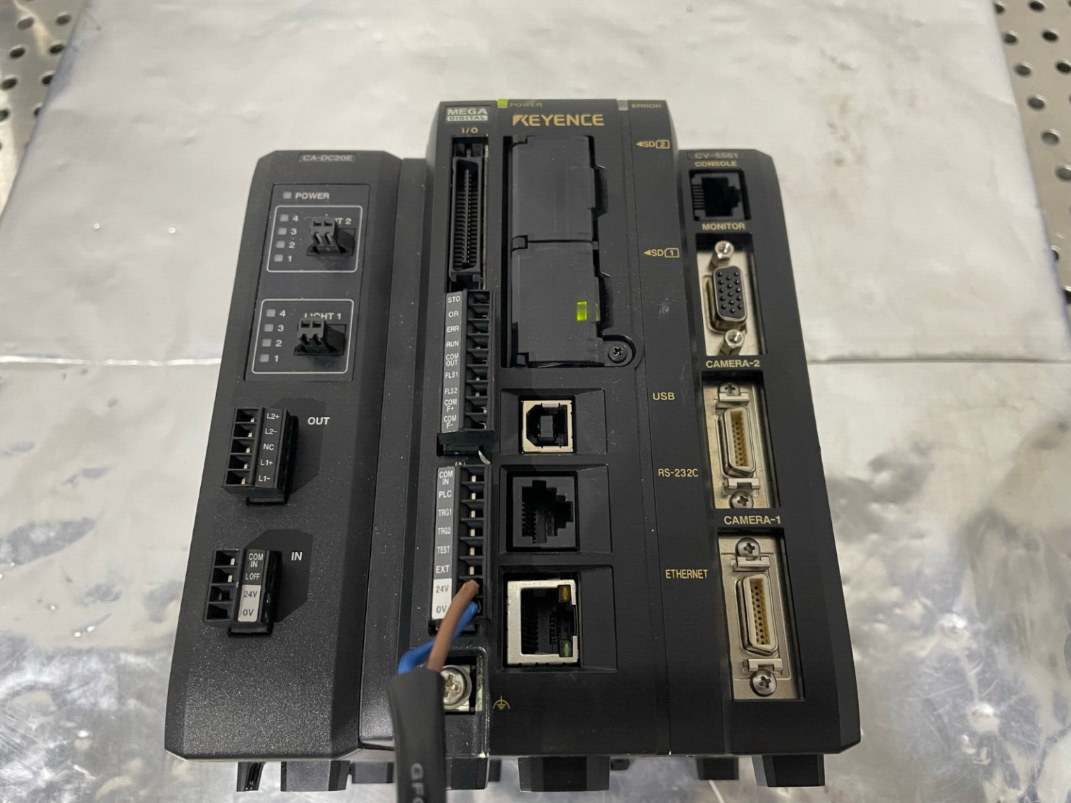 Keyence CV-5501 Multi-camera Imaging System with CA-DC20E LED ...