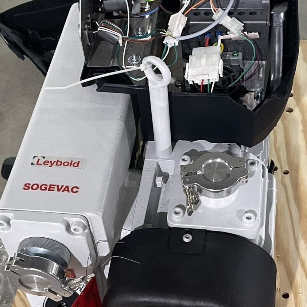 Leybold Sogevac SV 40-65 BIFC Single-stage, oil-sealed rotary vane pump ...